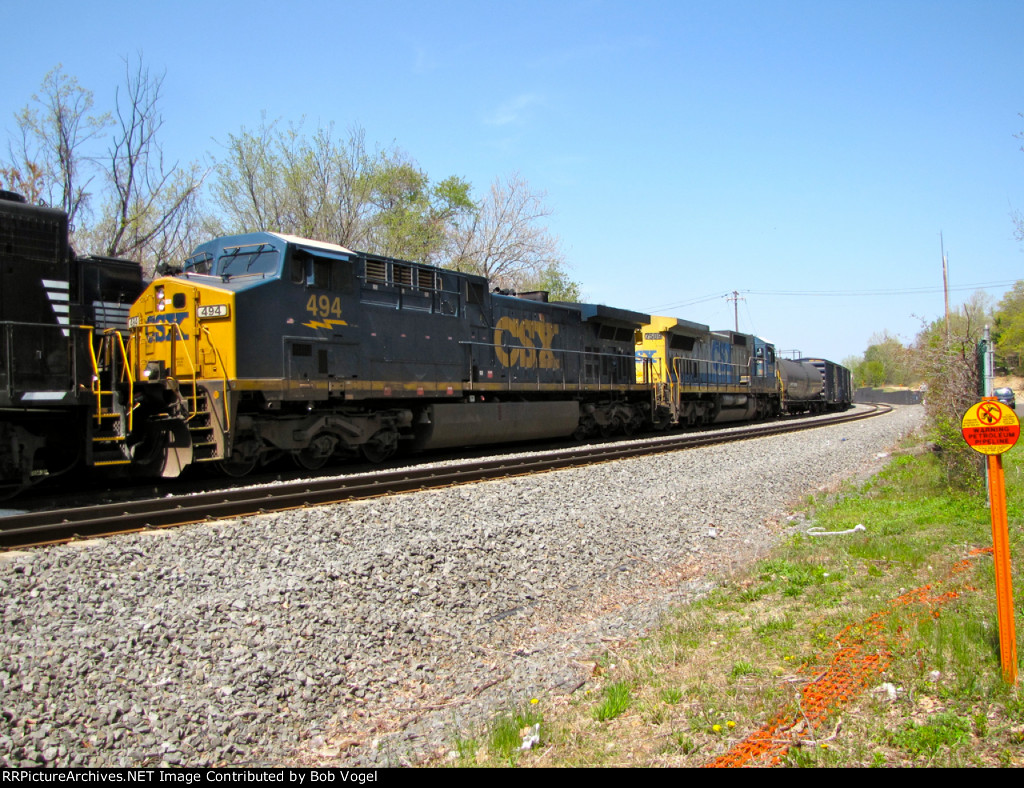 CSX 494 and 7589